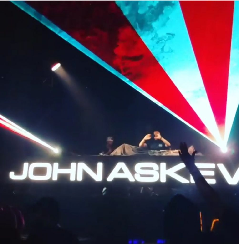 Rave Review: The Culture Shock of a Metalhead at EDC – Undead Goathead